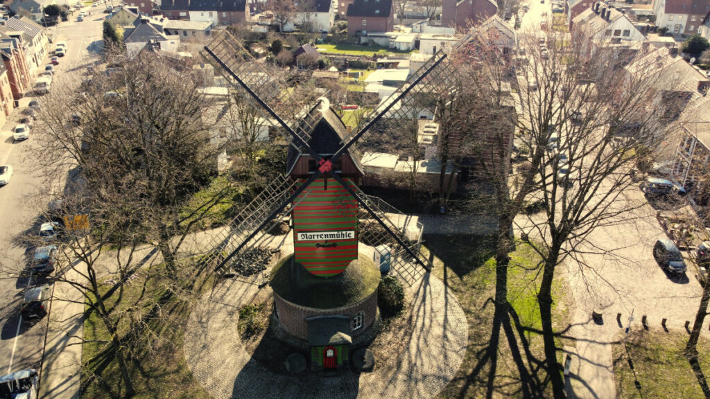 Finde 6 Fehler im Suchbild: 3 Kinder Suchbilder - DasKIAS